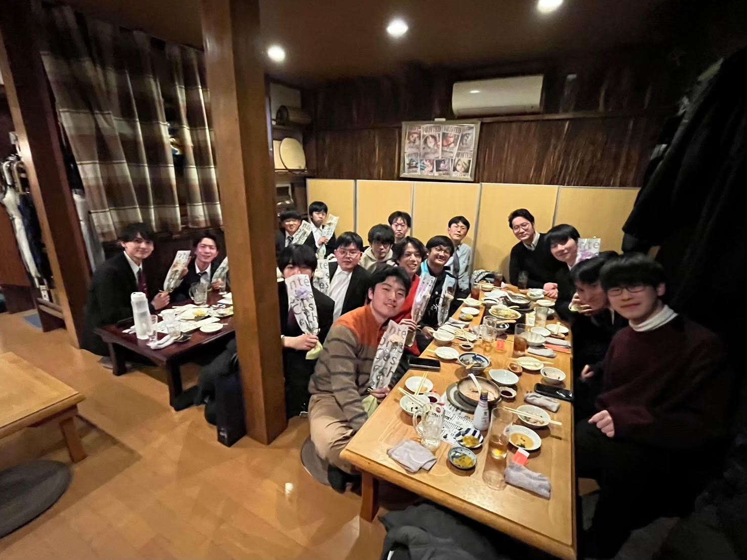 コロナでイベントが減ってしまっていますがこれから増やしていく予定です。2024年は研究室全体での食事会を行いました。